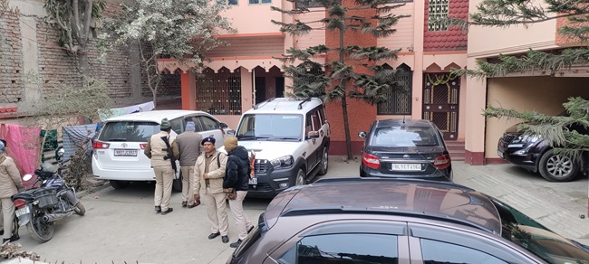 Vigilance Raid in Bihar: पश्चिमी चंपारण के DEO के घर ताबड़तोड़ छापामारी, घर में करोड़ों रुपये ...